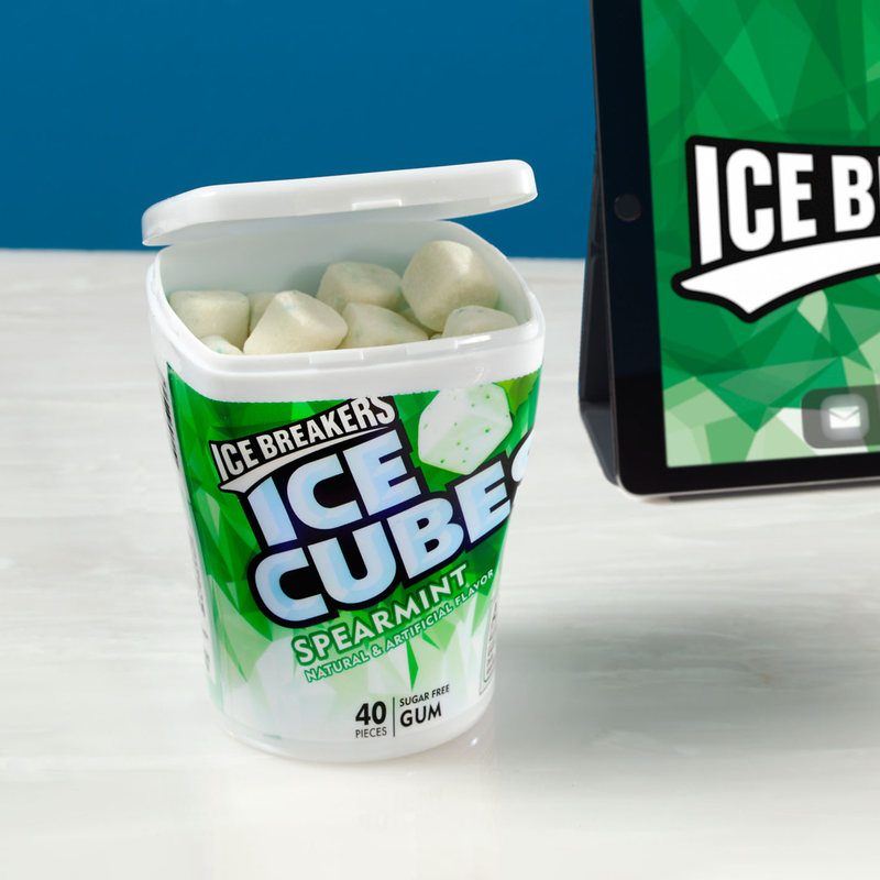 Ice Breakers Ice Cubes Spearmint Sugarfree Chewing Gum 40ct : Snacks ...