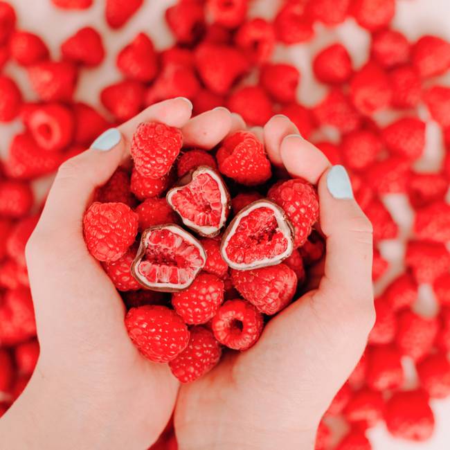 Tru Fru Natures Raspberries Hyper Chilled in White & Milk Chocolate ...